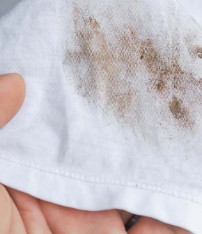 Elimina manchas de la ropa con ingredientes caseros | Tu Hogar